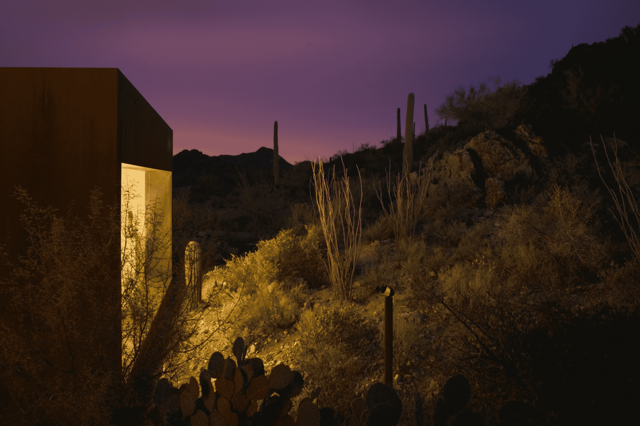 Nomad House, a serene retreat in the Arizona desert